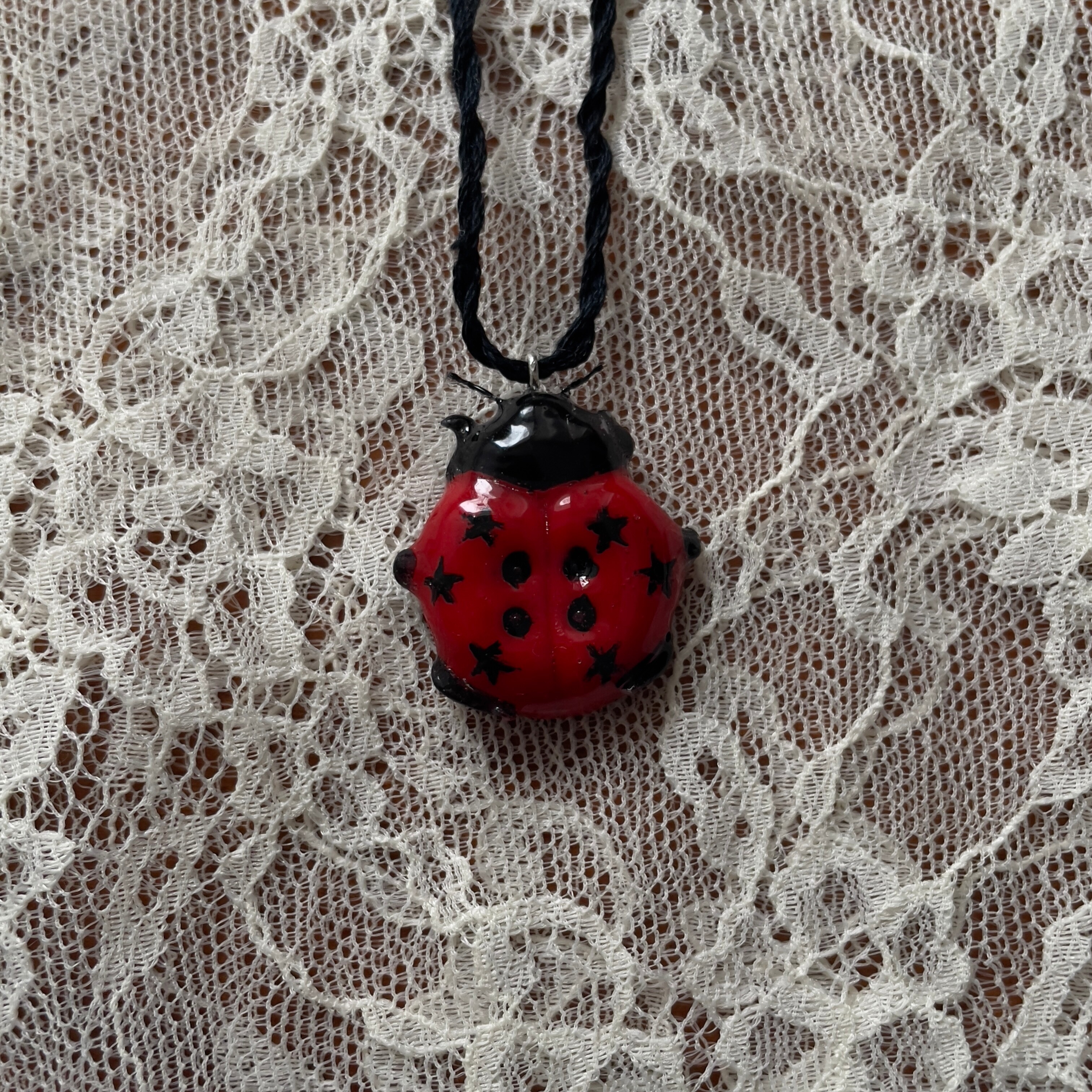 martwa natura » ladybug bugton necklace